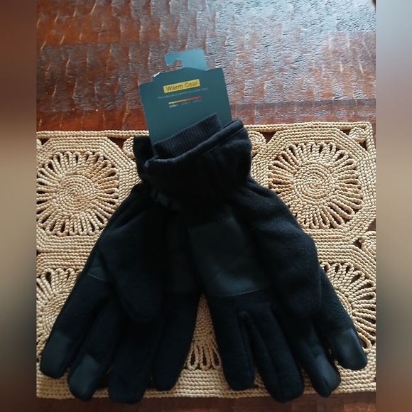 tek gear | Accessories | Tek Gear Fleece Gloves With Thinsulate | Poshmark